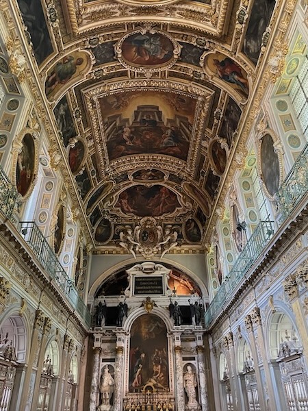 Royal Chapel of the Trinity - cas d'intérêt